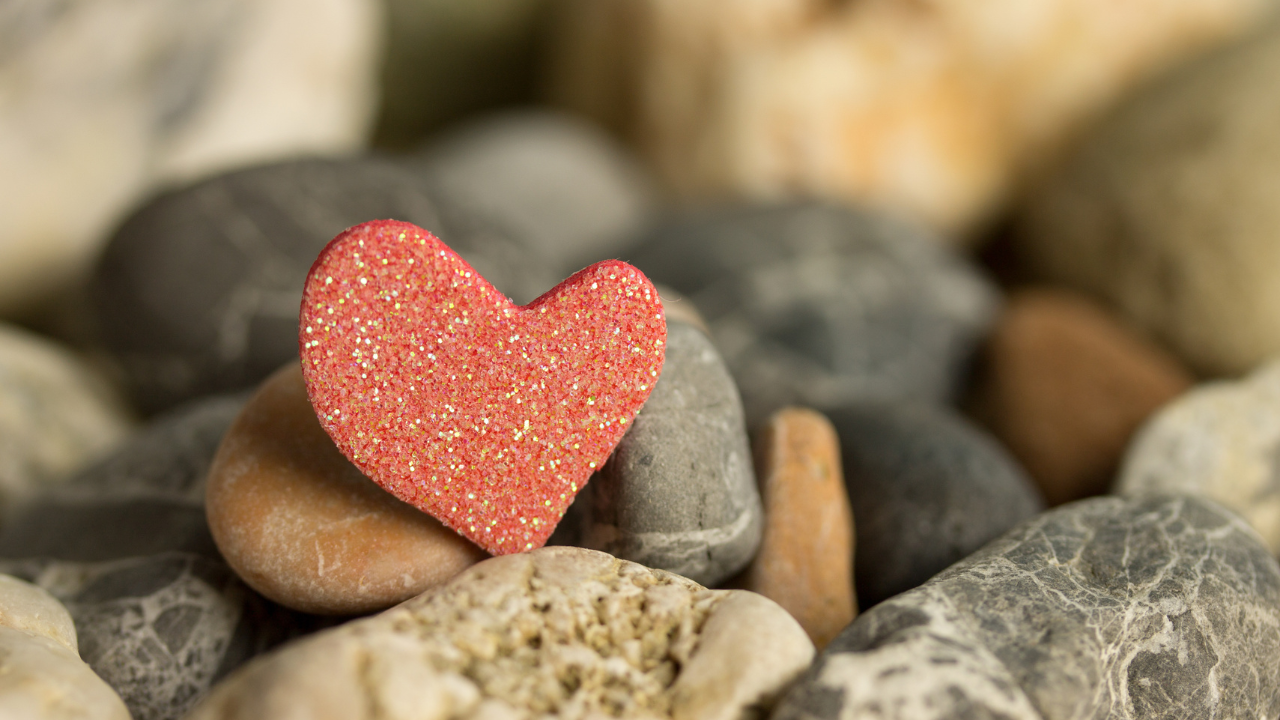 How Love and Heartbreak Impact Our Hearts | AEDexpert